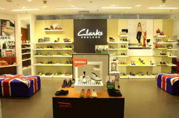 英国巨富有多爱中国女人？69岁娶33岁少妻，年收119亿分给她 - 知乎