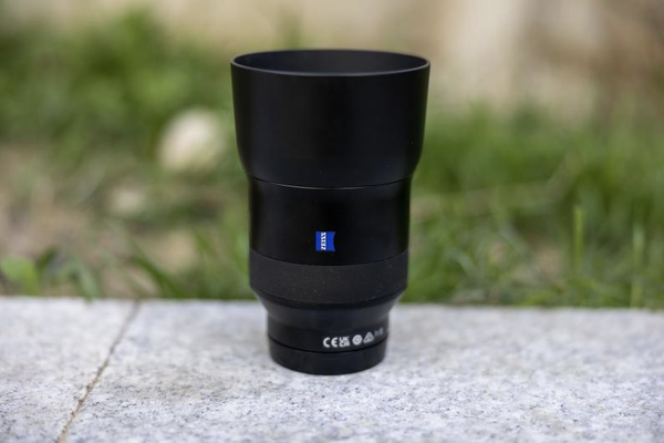 蔡司 Batis 1.8/85无反镜头：人像和风光摄影两不误的选择 - 知乎