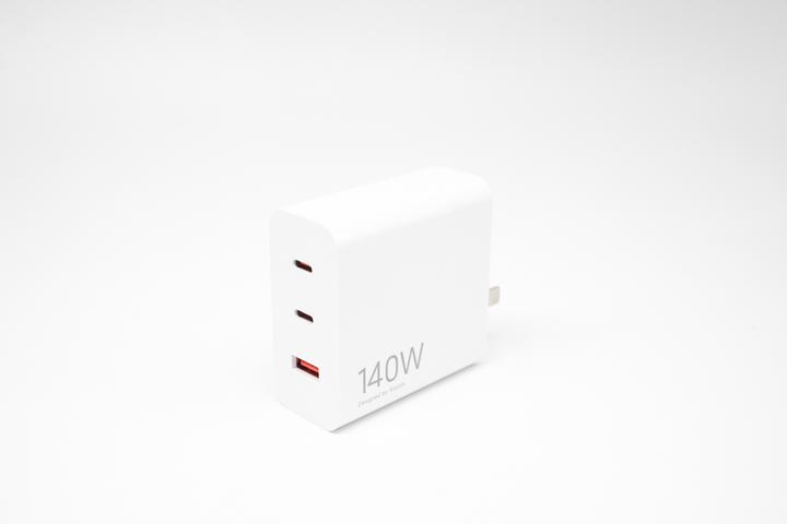 评测小米140W 2C1A 三口充电器：三设备同充不断连，笔电也能百瓦快充 - 知乎