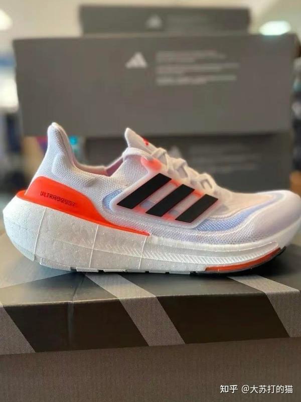 史上最轻！最新UB Light超厚boost！满满踩屎感！ - 知乎