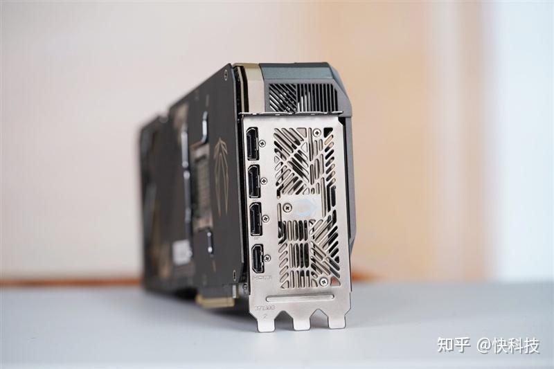 索泰RTX 5090D SOLID OC显卡评测：DLSS 4加持 无敌就是这么寂寞 - 知乎