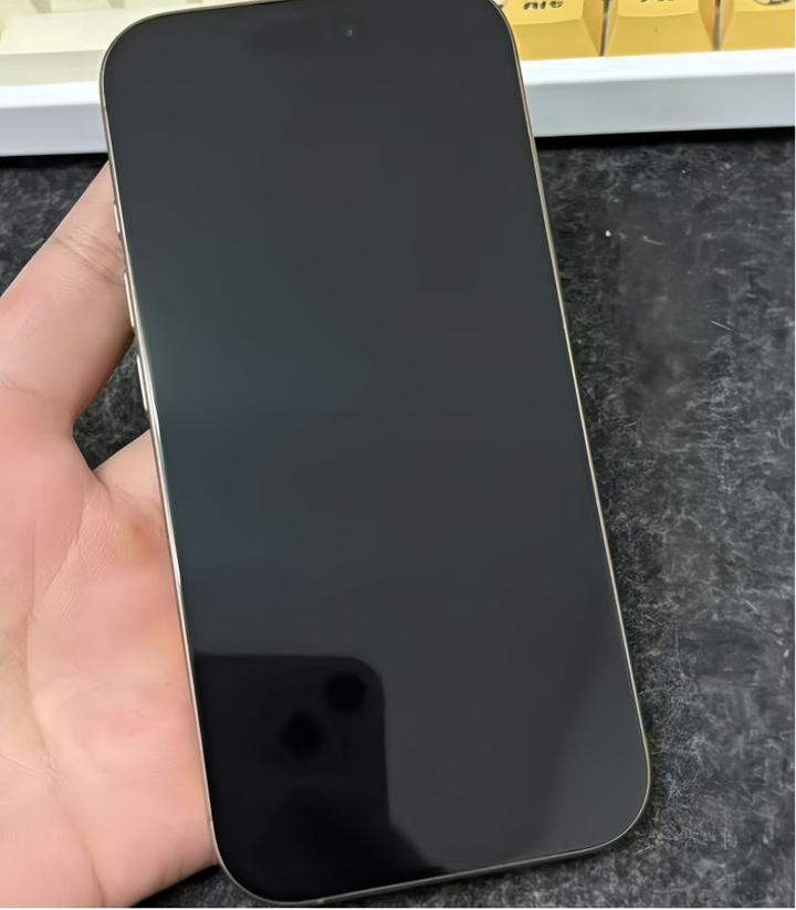 扩容+有锁+开卡槽！网友5600买美版有锁iPhone16Pro！ - 知乎