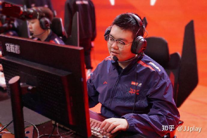 JJPLAY电竞报：JDG 2-0横扫iG，上单对决369赛恩完全压制YKKM绝活武器 - 知乎