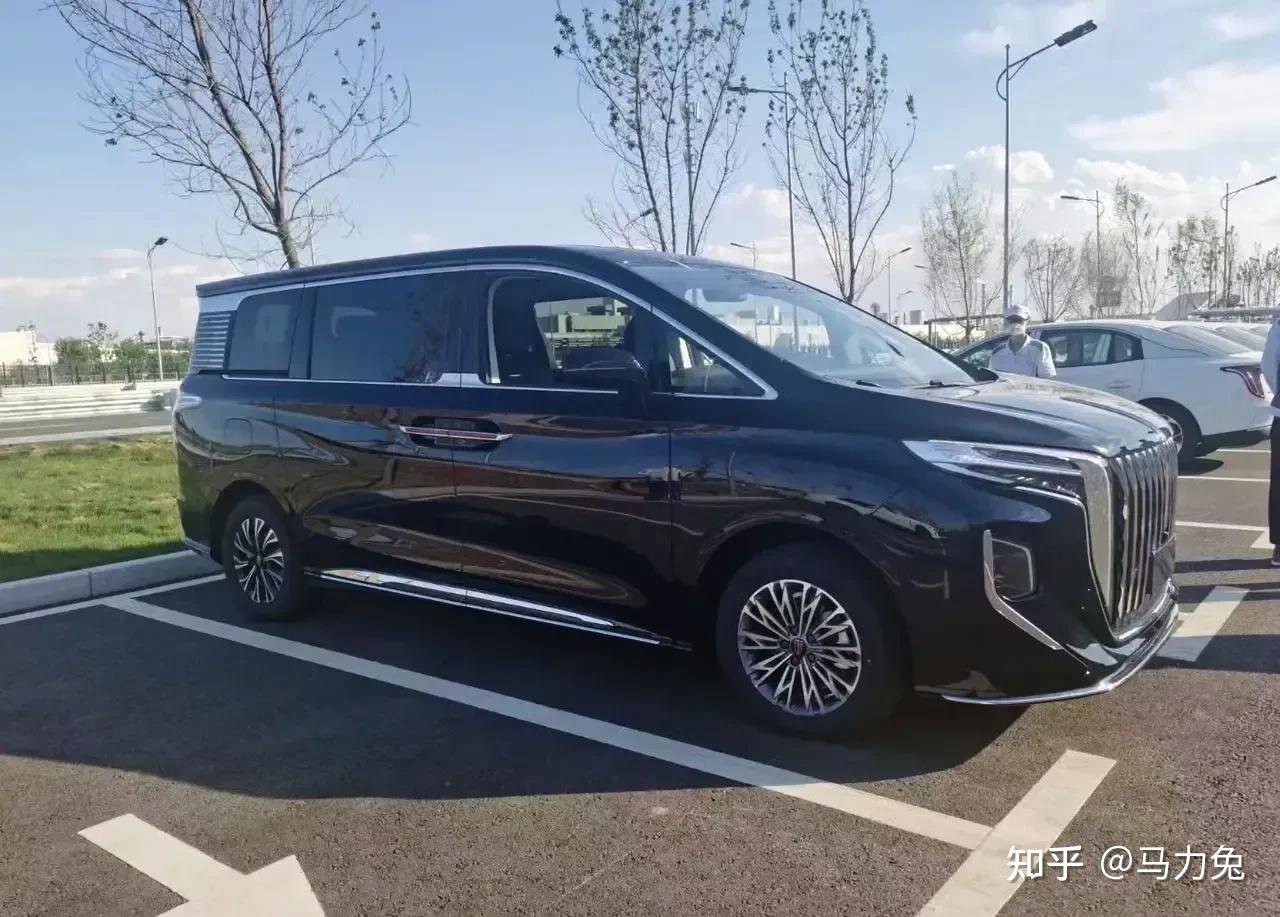 红旗首款MPV实车曝光，定名为HM9，搭载2.0T+8AT动力，外观很霸气 - 知乎