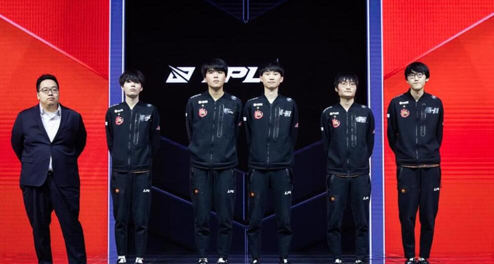 S11小组赛首日：最惨战队打完S赛解散，时隔5年LPL再被LCK双杀 - 知乎