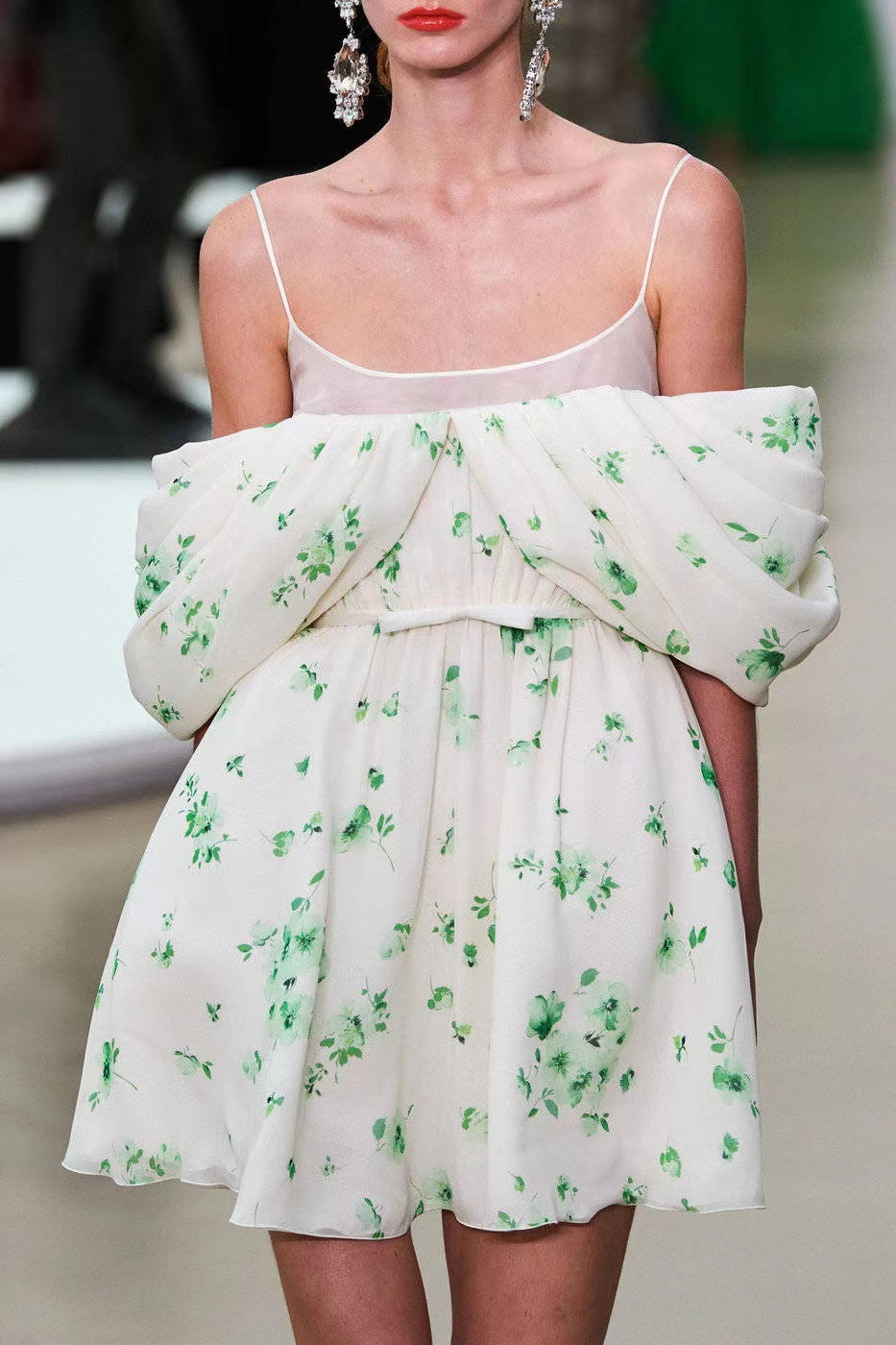 体型篇|扁平H型身材如何穿出曲线美？ - 知乎