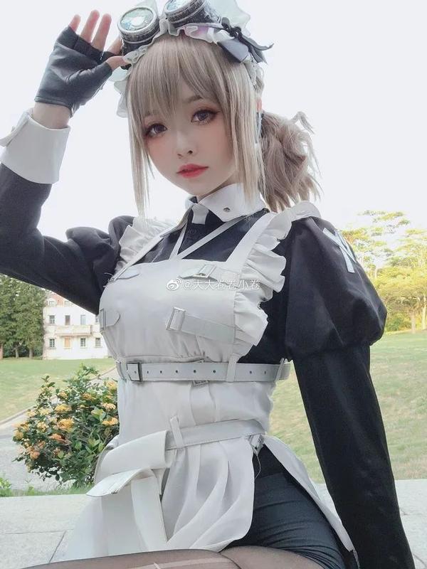 美女Coser-大大卷卷小卷 - 知乎