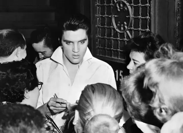 猫王（Elvis presley）当年有多火? - 知乎