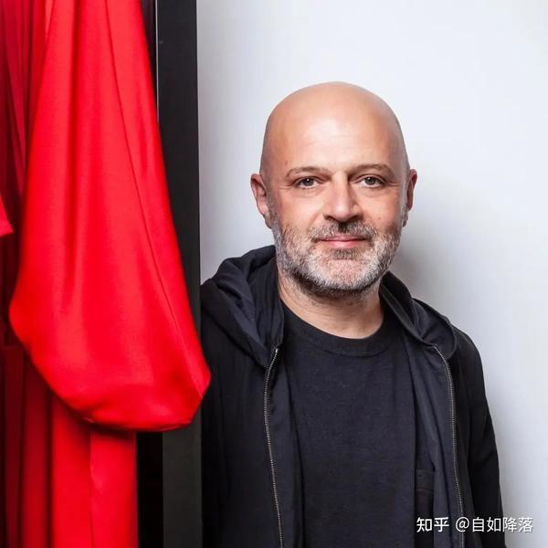 Hussein Chalayan | 20年前的未来服装 - 知乎