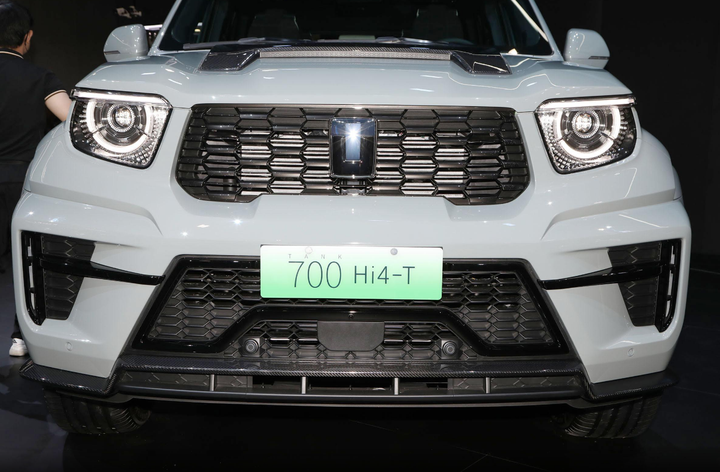 坦克700首发限定版，预售70万不自量力？比比仰望U8其实不算飘 - 知乎