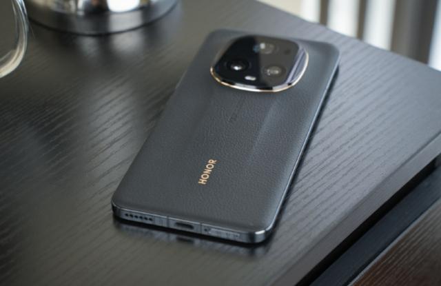 荣耀Magic5至臻版：从6699元降至3819元，荣耀顶配高端机清仓 - 知乎