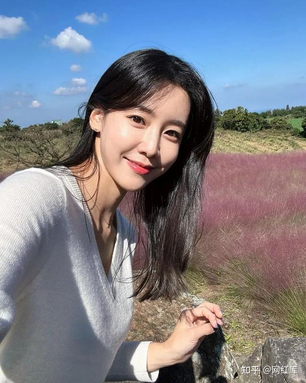 韩国网红umzi，身材热辣，勤奋自律，曼妙曲线，让人侧目 - 知乎