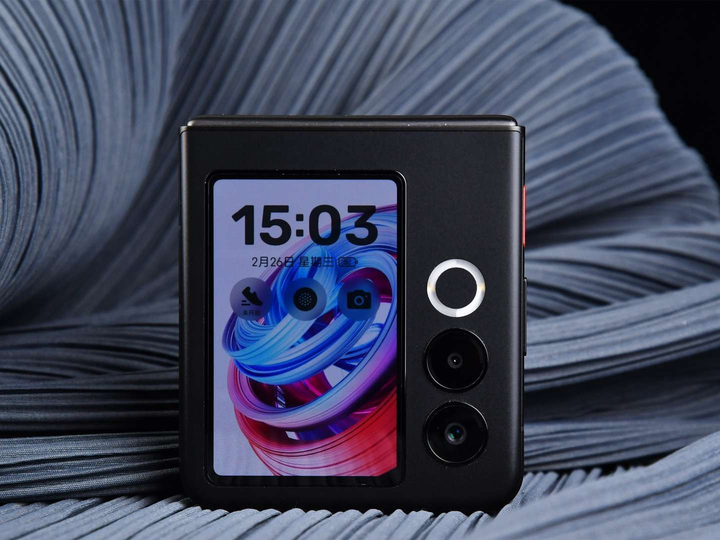 DeepSeek：人人买得起的折叠屏，不是7499，而是2899的努比亚Flip2 - 知乎