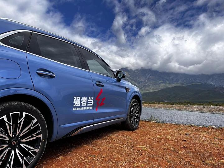 在丽江“艳遇”全新红旗HS5 去雪山Ta行吗？ - 知乎
