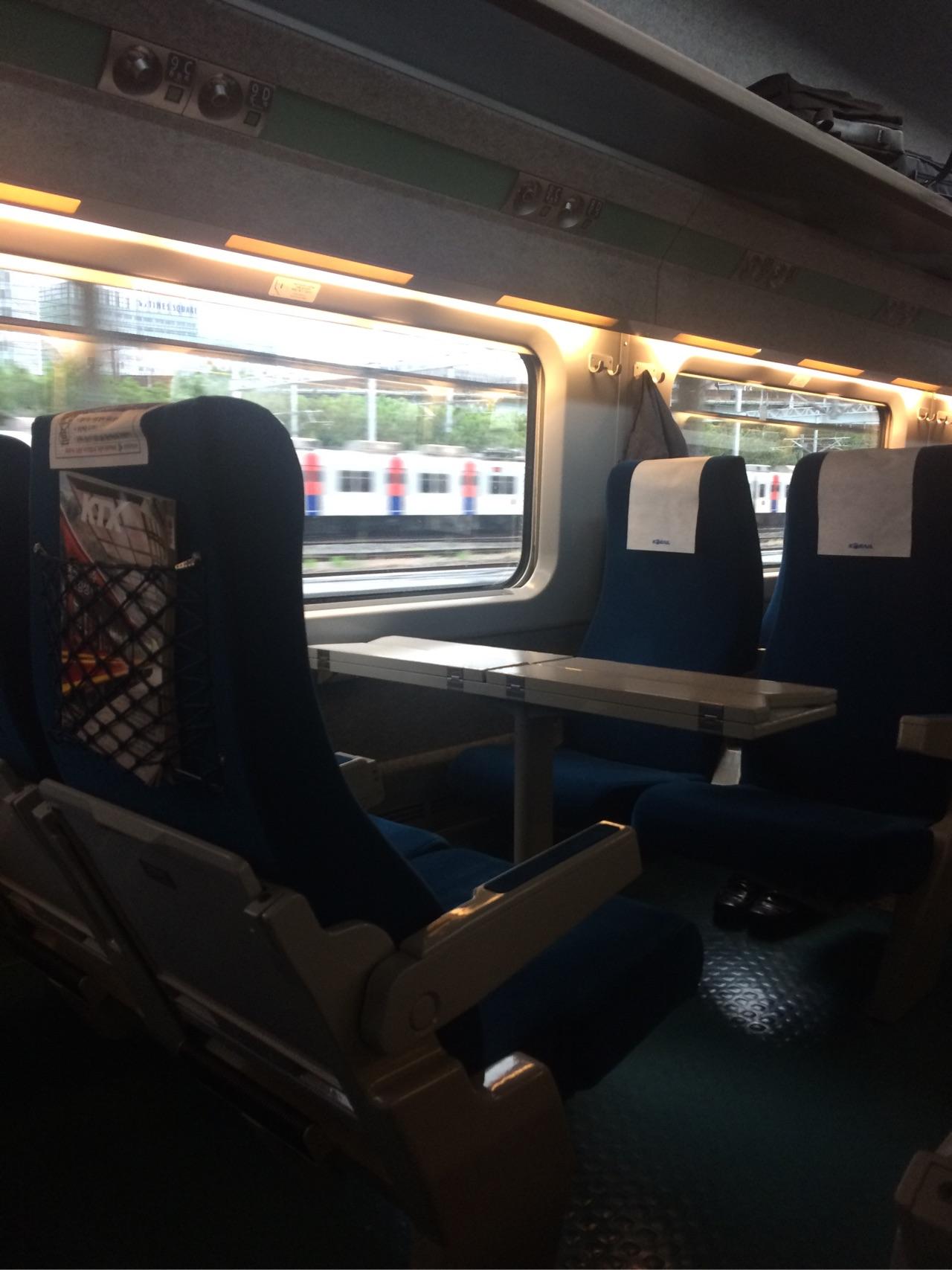 釜山行里的韩国 KTX 高铁技术水平怎么样，和中国 CRH 相比呢？ - 知乎