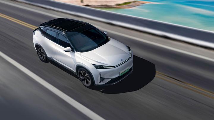 东风风神L7 EV上市10.99万起，搭载东风马赫E电驱，全系518km续航 - 知乎