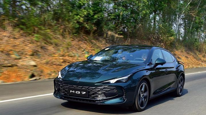 带可变悬架，养车约1300元/月，17万内选MG7顶配就好？ - 知乎