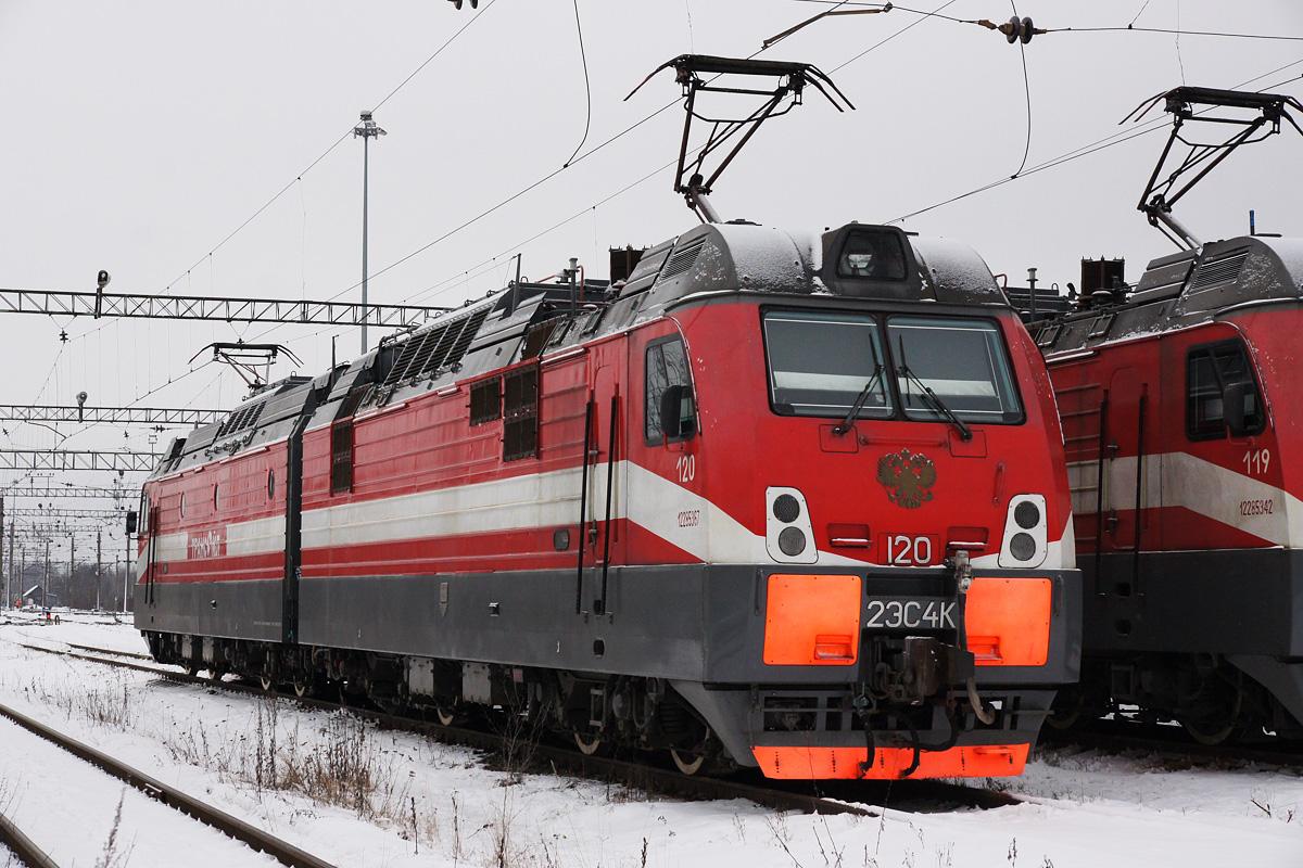 【铁道科普】来自乌拉尔山麓的2ES10型电力机车和2ES7型电力机车 - 知乎