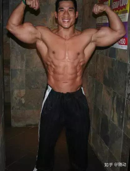 做一个肌肉男到底是种怎样的体验？1-10级劲爆肌肉分层 - 知乎