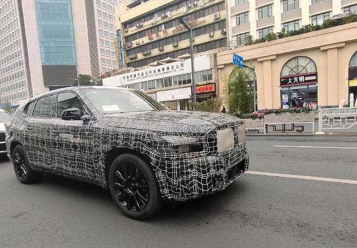 宝马顶级旗舰SUV来了，4.4T双涡轮650马力，X7见了也得叫大哥 - 知乎