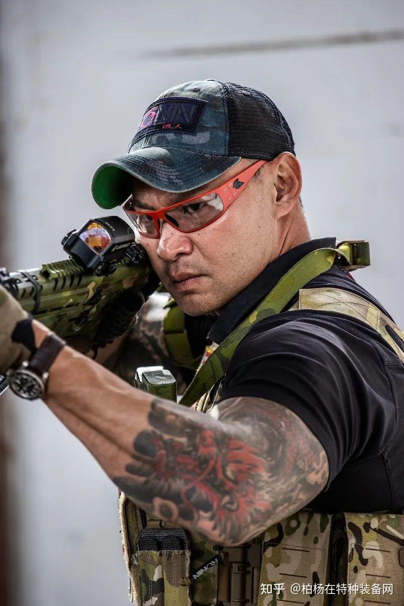 颜值与实力并存的战斗力——GATORZ战术太阳眼镜