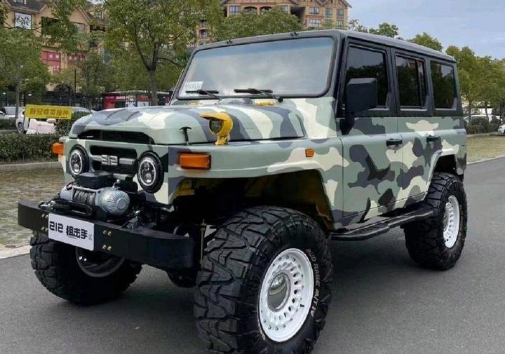 迷彩版北京212“狙击手”出街，槽点还有很多，越野圈它胜在便宜 - 知乎