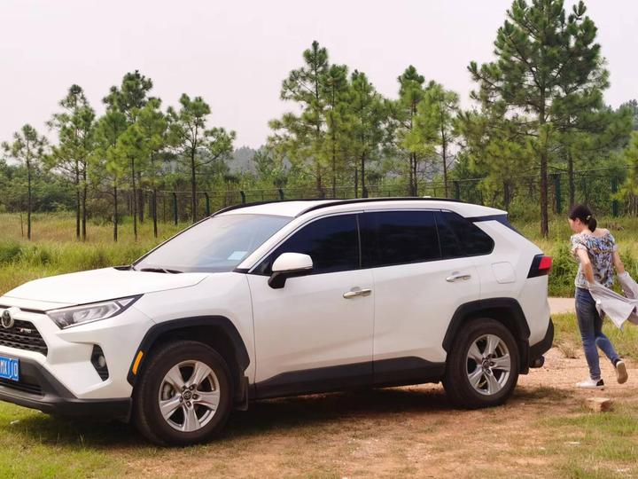 最早一批买 RAV4 2.0 都市版的车主 - 知乎