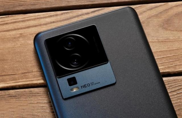 价格相同，iQOO 10和iQOO Neo7竞速版对比，谁更值得买？ - 知乎