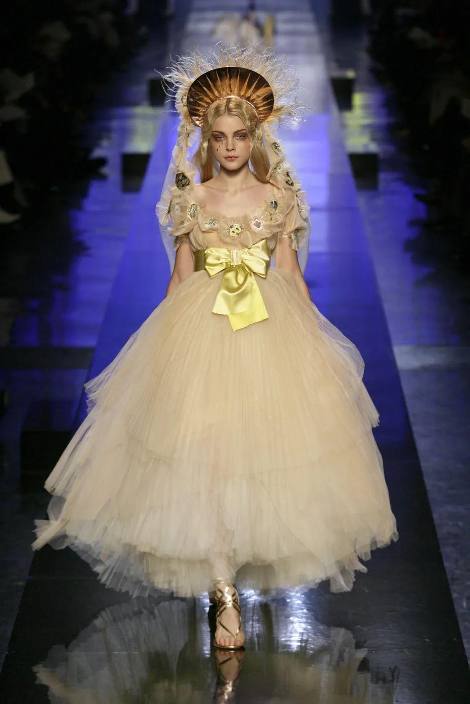 先锋丨时尚老顽童Jean Paul Gaultier，主张无性别主义的设计理念 - 知乎