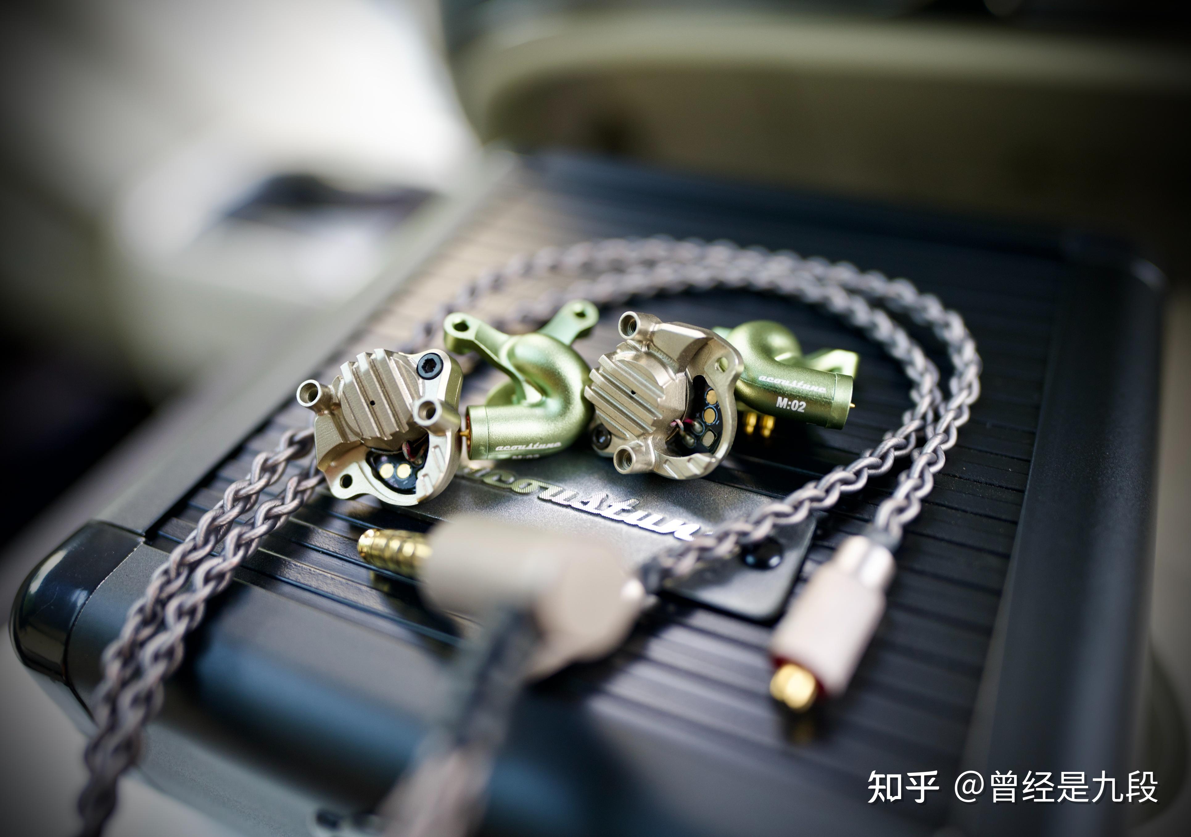 C03来啦！聊聊Acoustune的成功及HSX1001耳机各单元间的声音区别 - 知乎