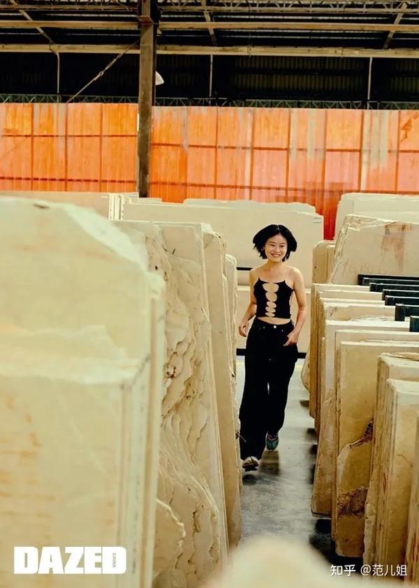 周睿：本科清华美院、硕士帕森斯；针织裸露破洞；首位入围LVMH决赛的中国设计师！ - 知乎