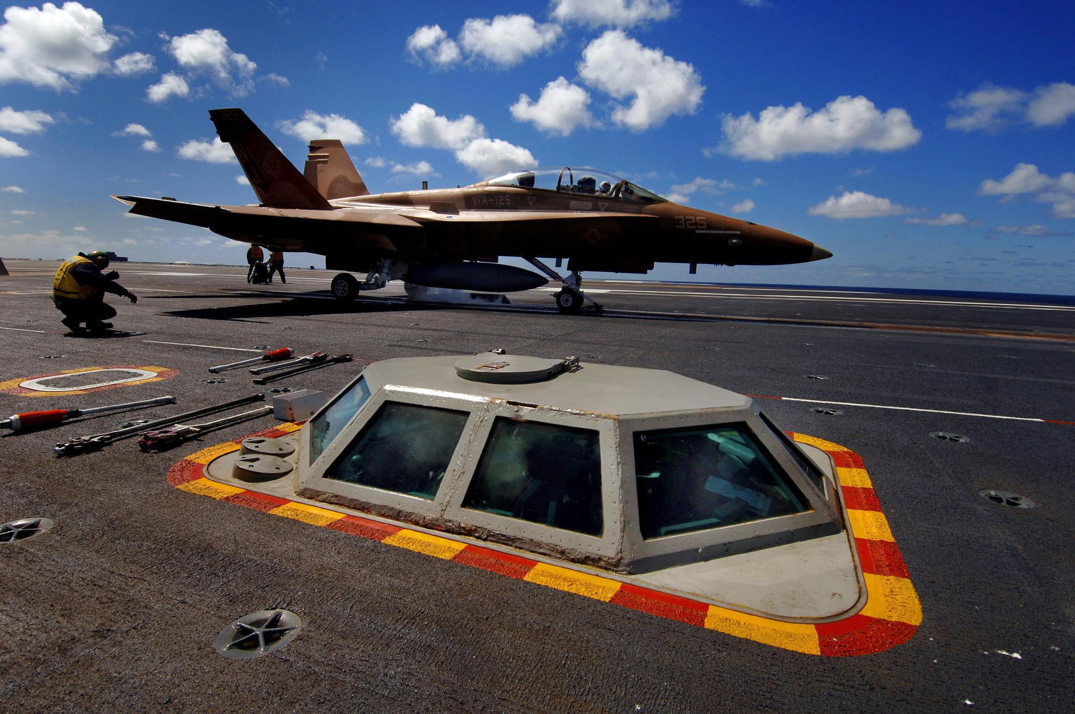 【笔记】美军航母甲板上的“泡泡”-集成式弹射控制站 - 知乎