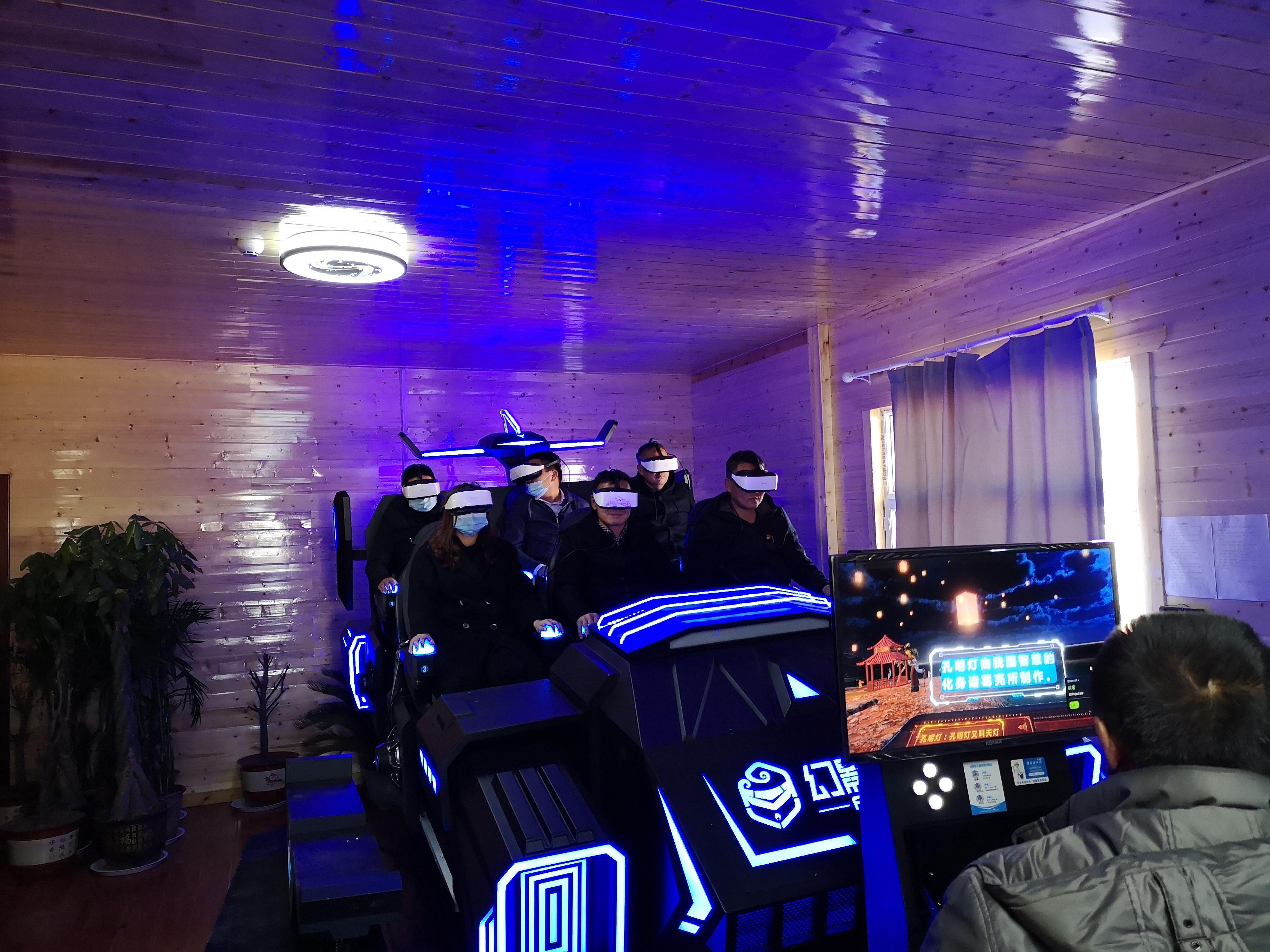 这家新疆景区VR体验馆的几台VR游戏设备又嗨又炫酷 - 知乎