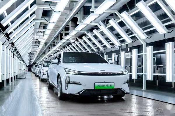 预售12.8万起 银河L6量产车正式下线 将于9月16日上市 - 知乎