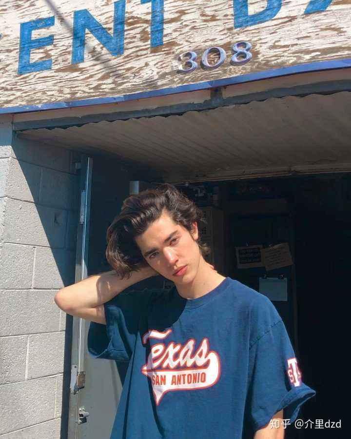 如何评价Conan Grey的歌曲Heather？ - 知乎