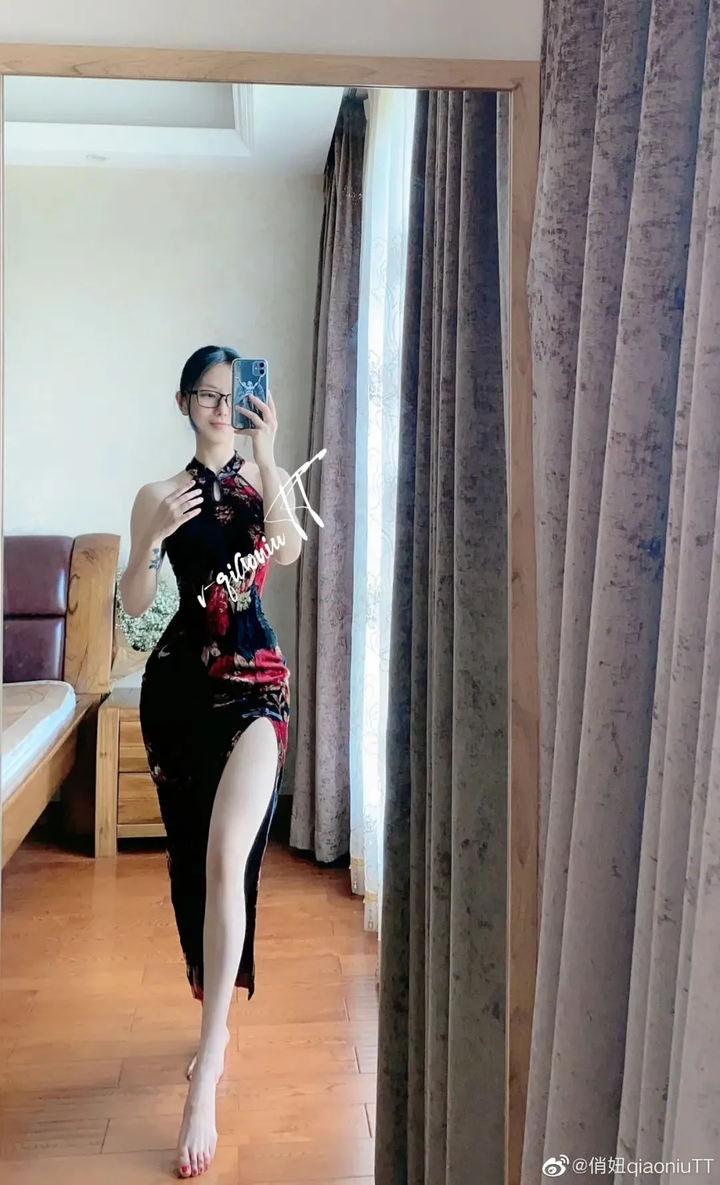 “浙江俏妞”0.6极致腰臀比，开挂的身材让人看完直呼心动 - 知乎