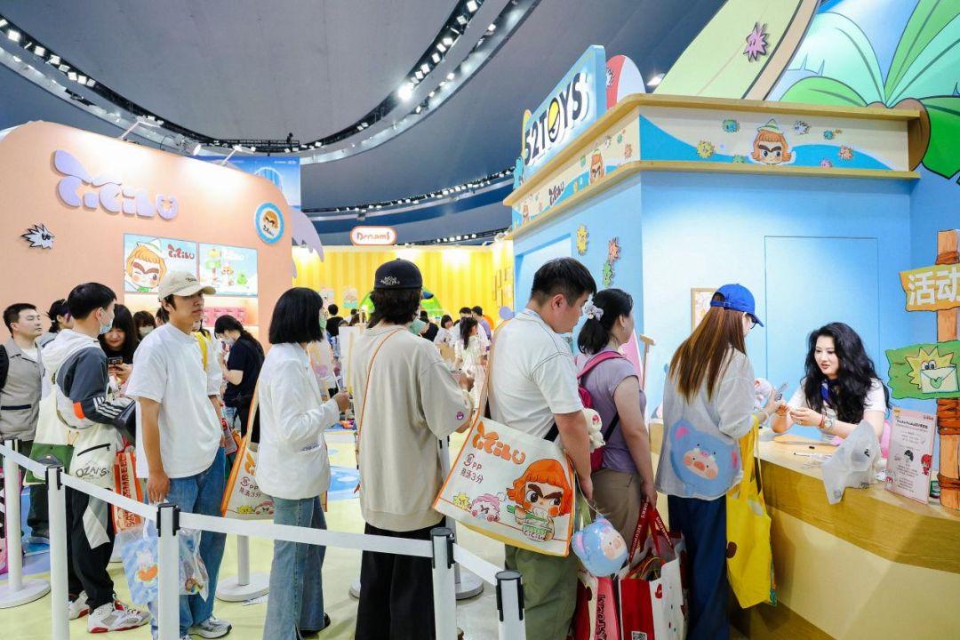 52TOYS携CiCiLu、Pouka Pouka亮相潮玩展，构建多元自有IP矩阵 - 知乎