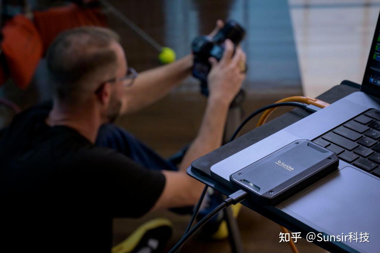 闪迪大师® PRO-G40 SSD 外置固态硬盘——身边摄影师/自媒体博主都在用的三防移动硬盘 - 知乎