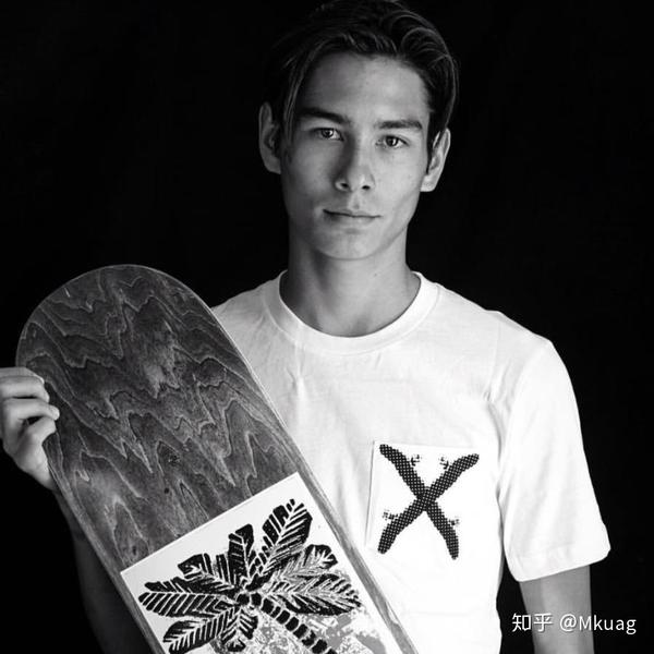 Travis Scott 最近如此钟爱滑板的原因竟然是因为他？ - 知乎