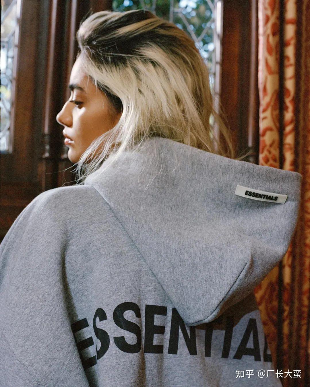 人手一件的ESSENTIALS是什么牌子？和FOG什么关系？ - 知乎