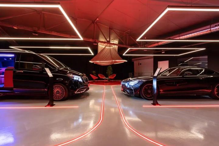 马德里Stradale Pure Sport汽车展厅， 光与色彩的交织 - 知乎