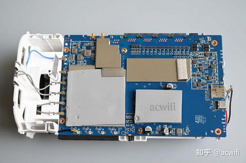 通则ZLT X300 MAX 5G CPE拆机，三频BE19000支持6G和N79 - 知乎