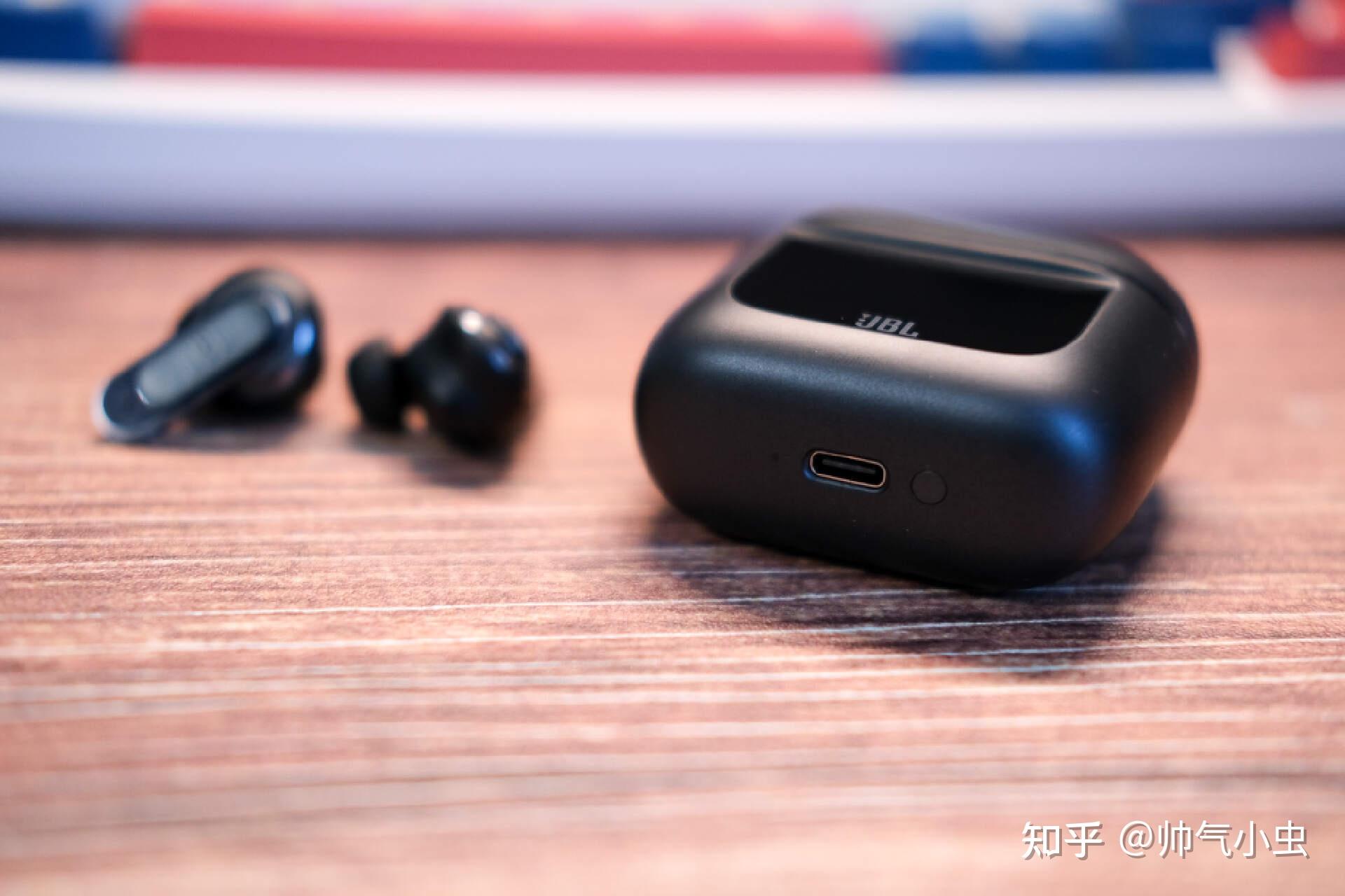 颠覆传统耳机体验，带屏幕的TWS耳机，JBL Tour Pro2开箱评测 - 知乎