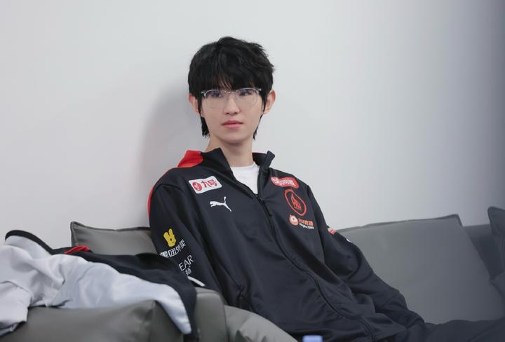 AG送WB两连败，一诺两局MVP放飞自我，最大竞争对手还是狼队 - 知乎