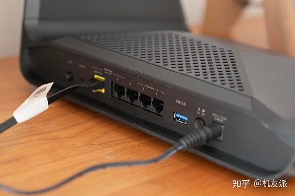 四核三频八流，网件夜鹰RAX70路由器深度体验：稳定不掉速 - 知乎