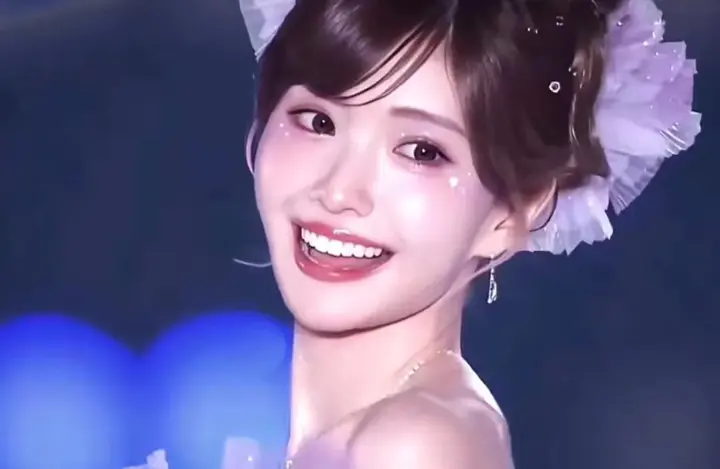 好美的女骗子，分手后被榜一大哥追债6523w和一对胸假体？ - 知乎