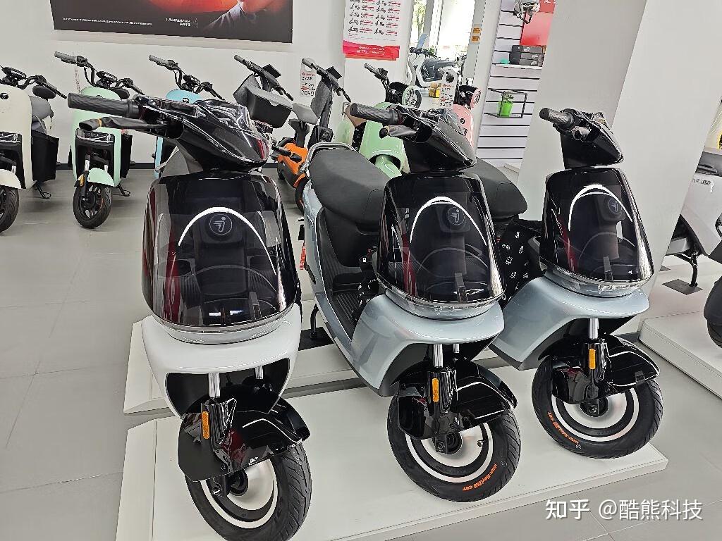 骑行也能这么潮？九号C85c/C80c智能电摩：外形酷炫 - 知乎