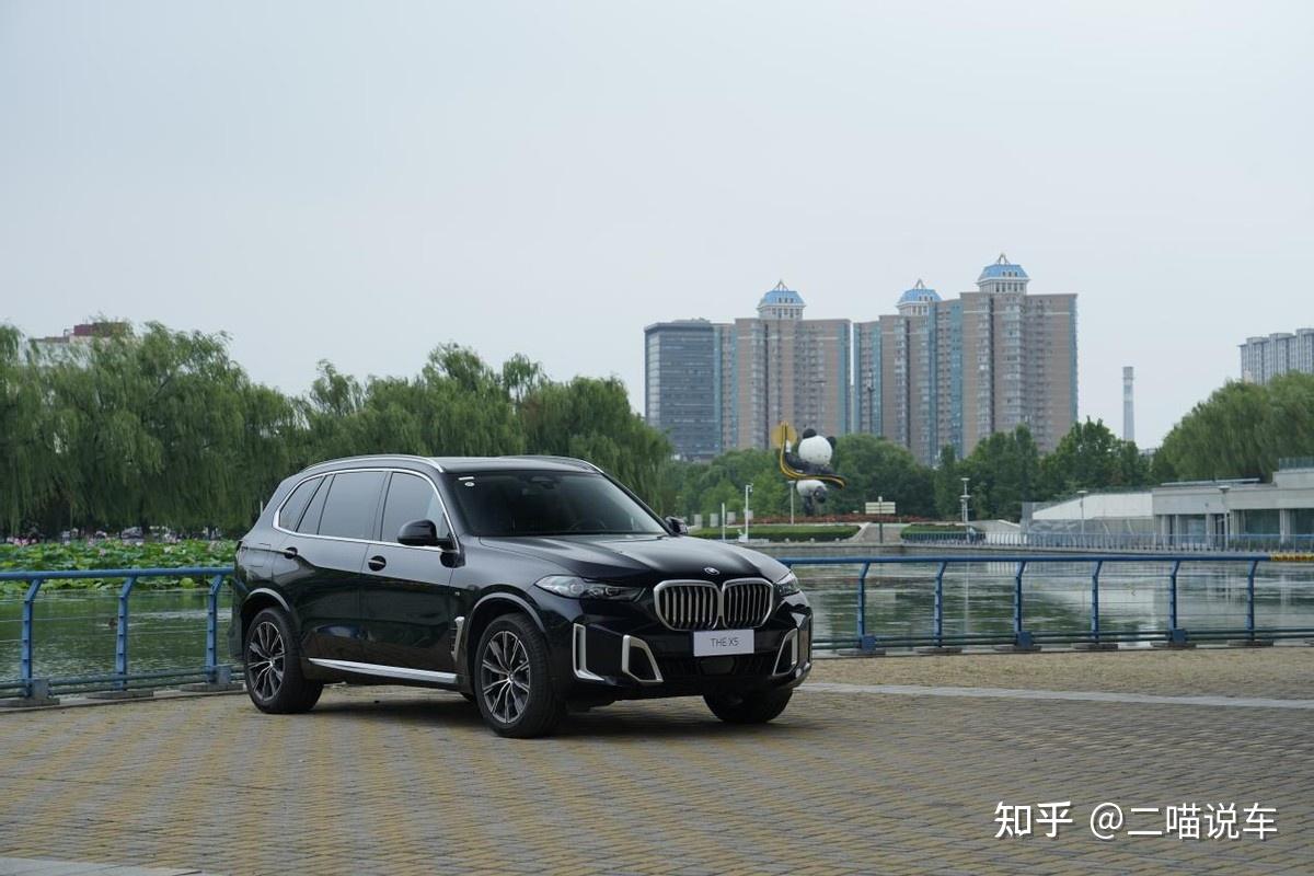 豪华旗舰SUV，奥迪Q6和宝马X5，谁能做到“面面俱到”？ - 知乎
