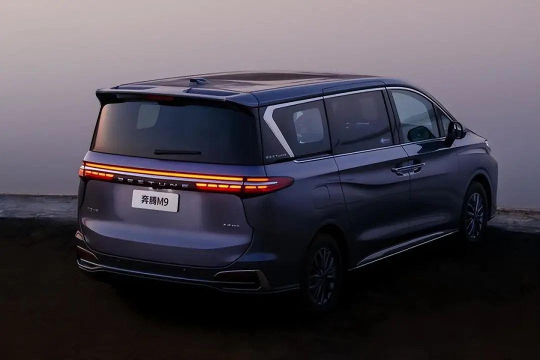 2.0T+爱信8AT，轴距3米2，奔腾首款中大型MPV定名M9 - 知乎