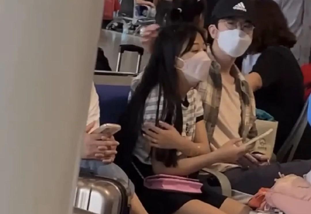 我看你也乐在其中！Jiejie和女友成功复合，纯爱战神狂喜！ - 知乎